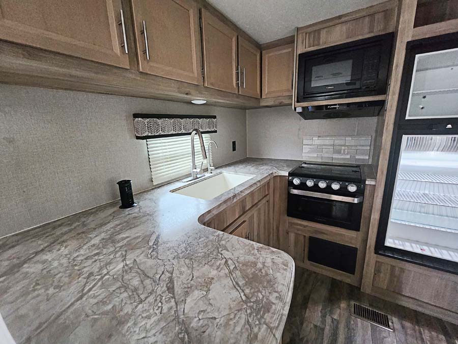 2020 Coachmen Catalina 303RKDS – RV Doing It Again